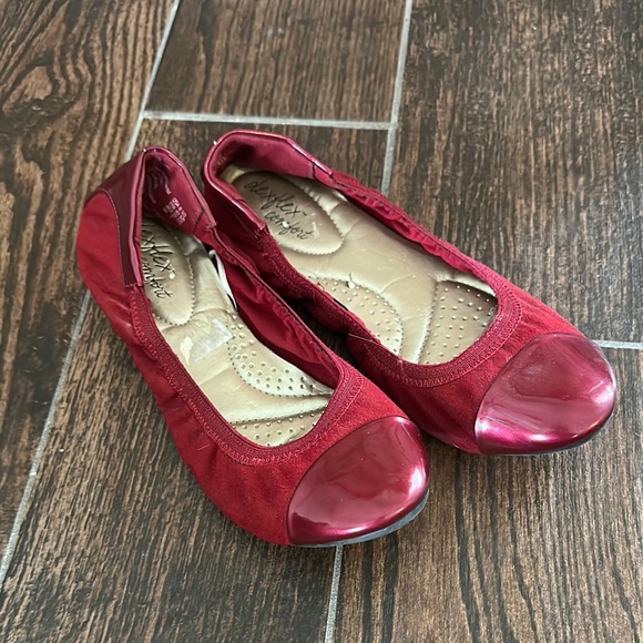 dexflex comfort | Shoes | Chic Red Ballet Flats | Poshmark
